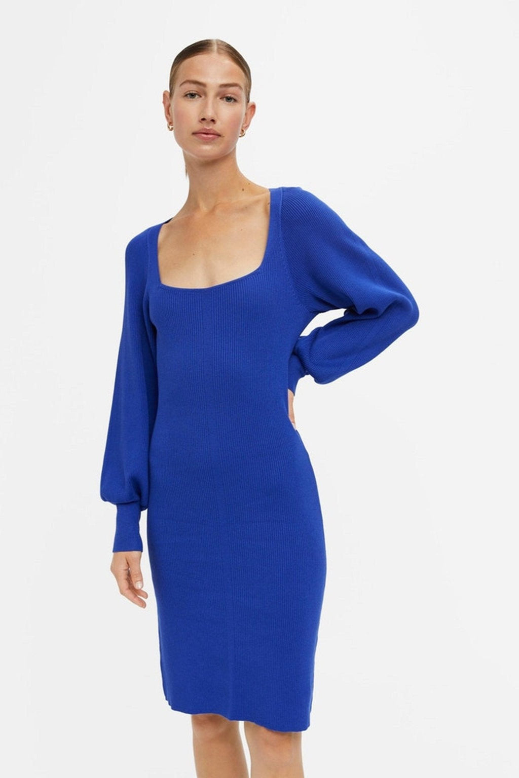 Stilig Strikkekjole - Agnes i Clematis-blue | Rask Levering